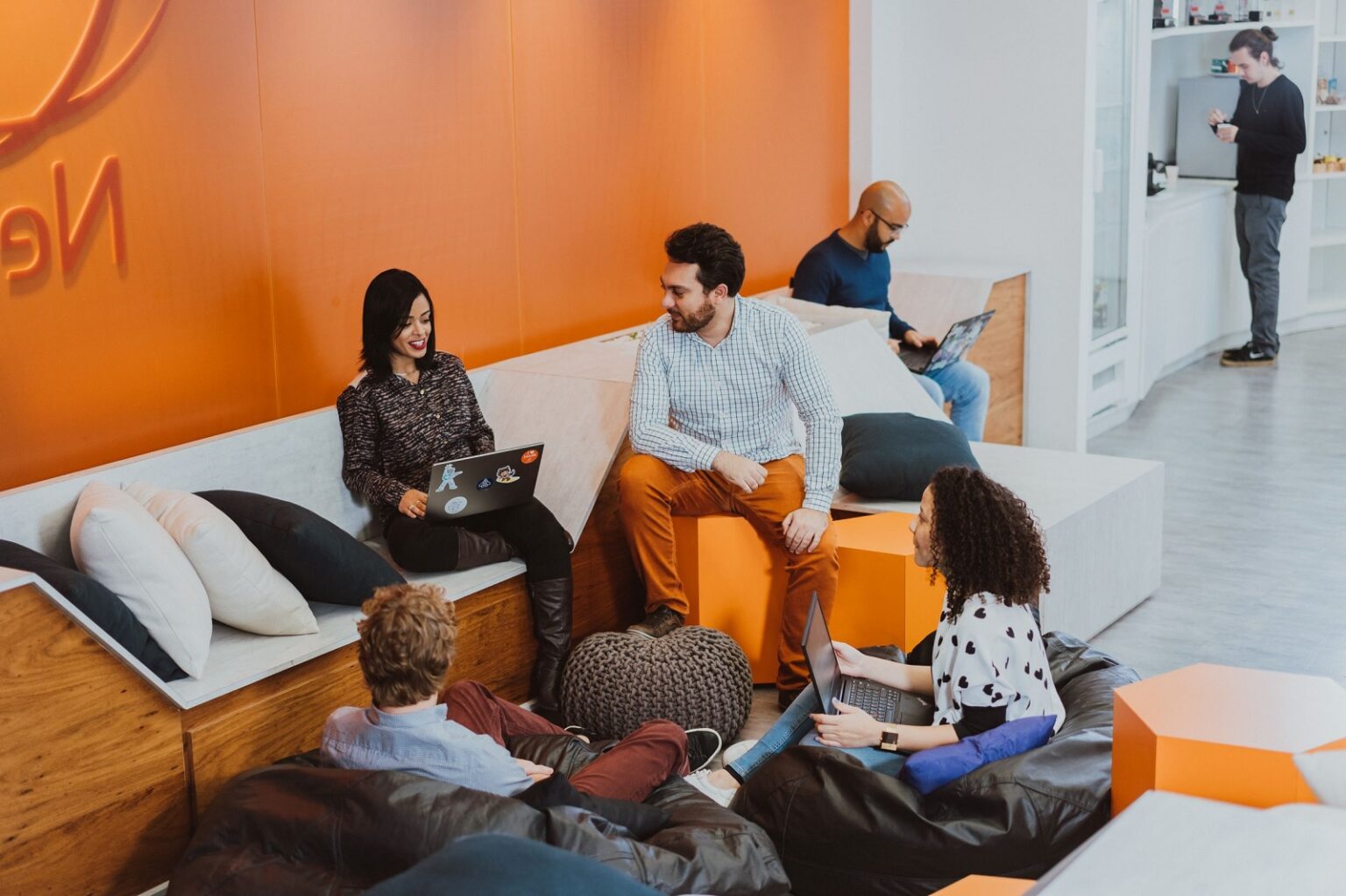 Neoway aposta em jornada de carreira e abre mais de 100 vagas de ...